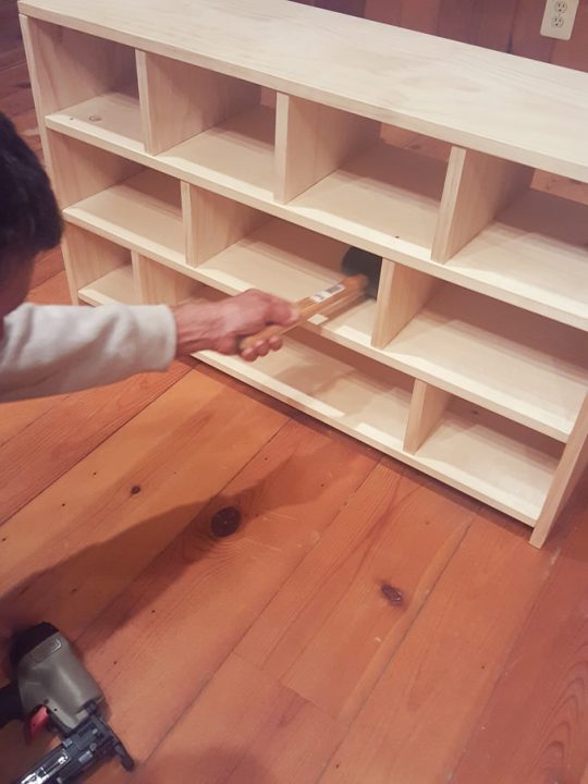 Free printable plans to build your own shoe cubby!