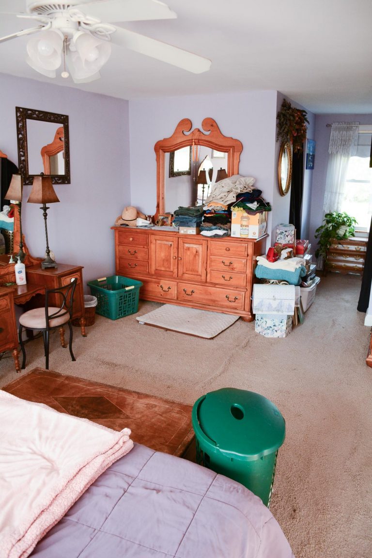 Fresh and Easy Updated Room with Sherwin-Williams Basalt Powder