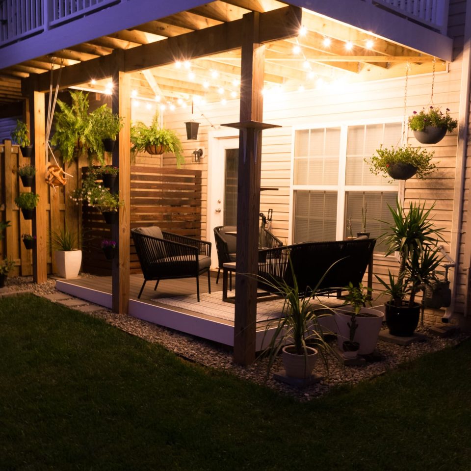 Check out 15 different ideas for decorating a small outdoor space!