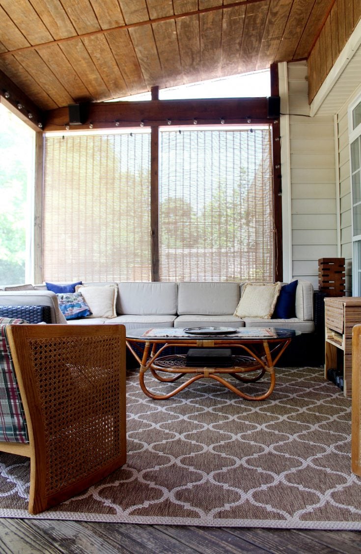Check out 15 different ideas for decorating a small outdoor space!