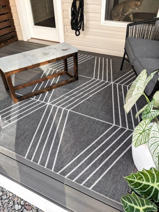 How to Clean an Outdoor Rug: Easily Removing Dirt and Grass Stains
