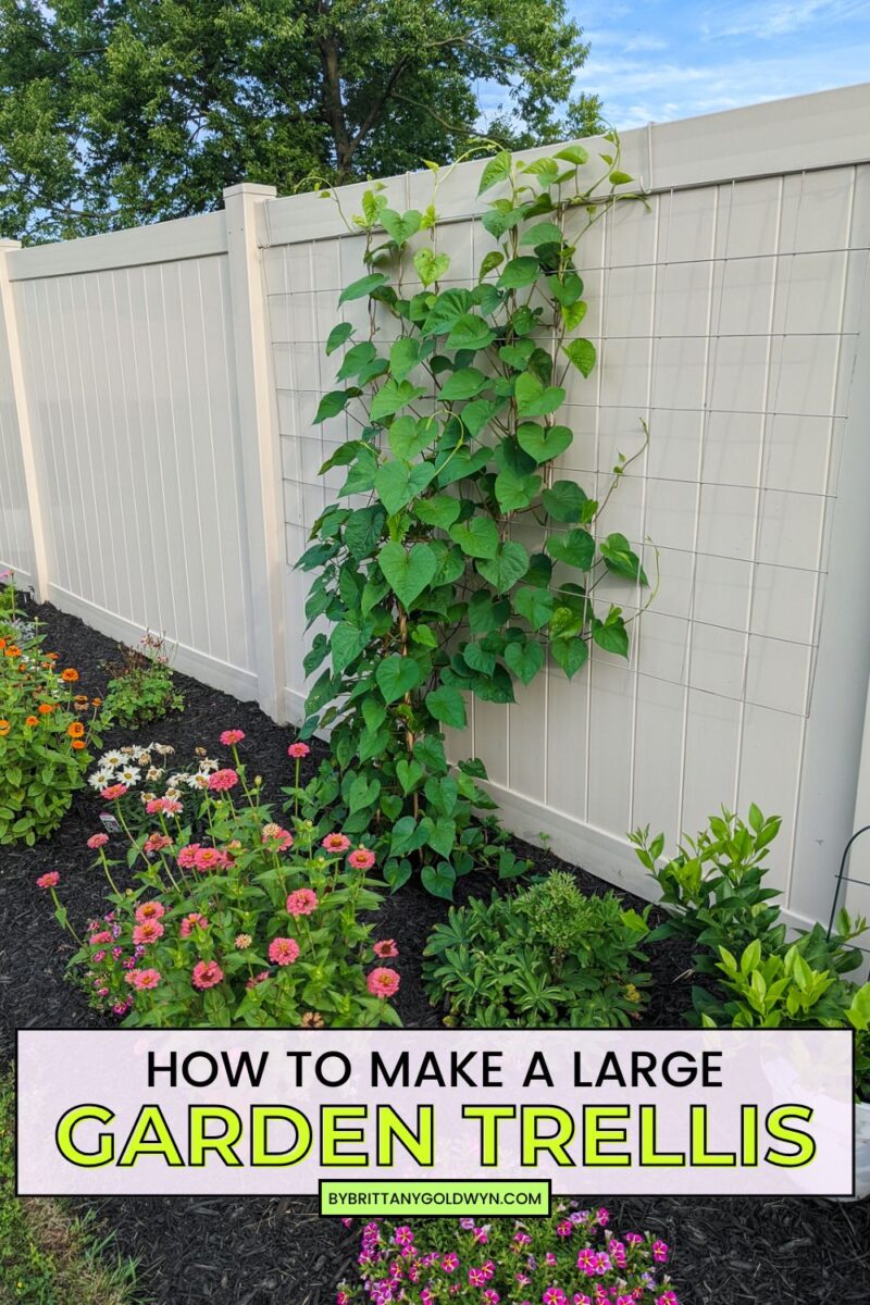 How I made a DIY wire trellis to hang on our vinyl fence