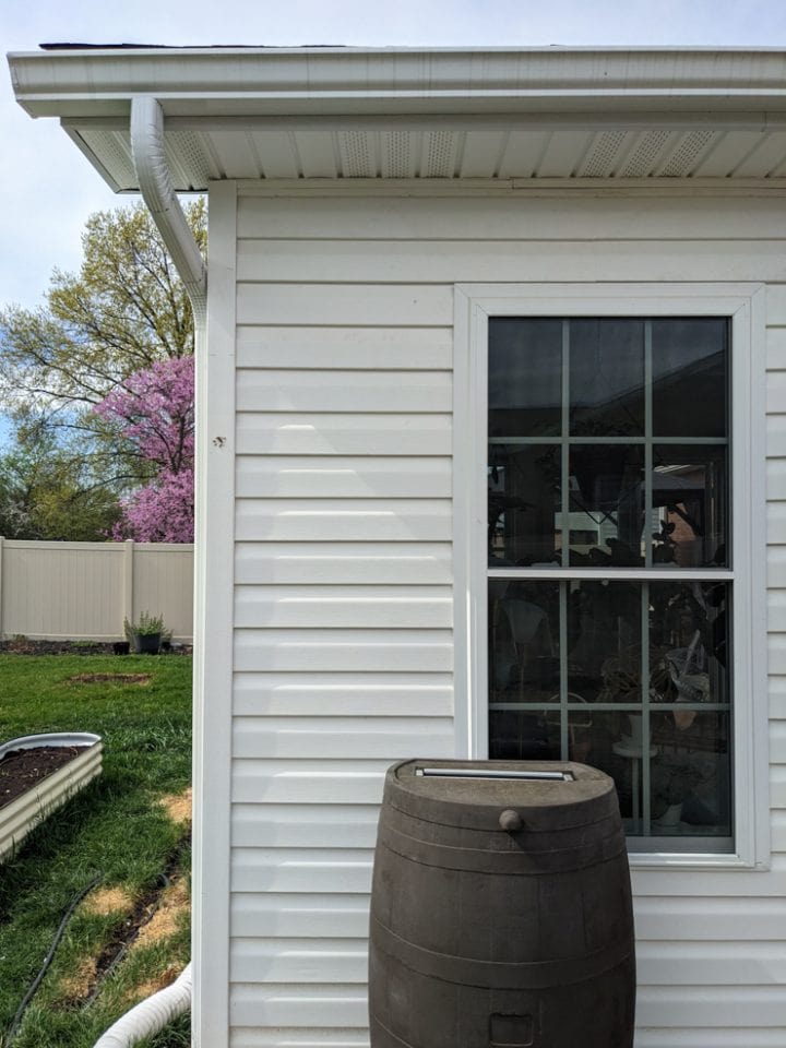 How to set up a DIY solar-powered rain barrel irrigation system!