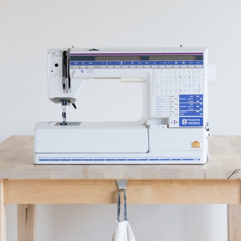 How to sew a sewing machine cover to protect hide your machine!